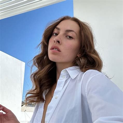 S A R Saraheileenn Threads Say More