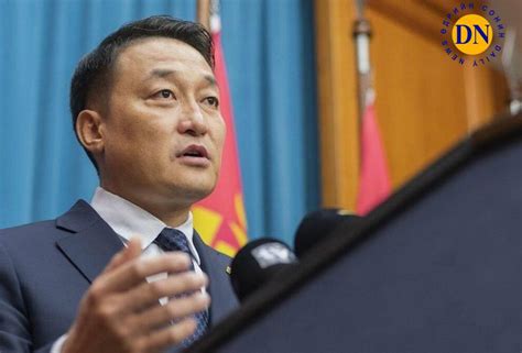 Л Оюун Эрдэнийн араас Д Амарбаясгаланг огцруулах уу