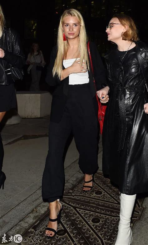 英國超模洛蒂莫斯 Lottie Moss 每日頭條
