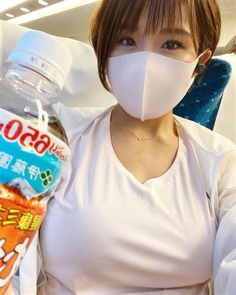 きゃっするひとみーさんのインスタグラム写真 きゃっするひとみーinstagram 「 きゃっする移動中 シリーズ。 お待たせしました。笑