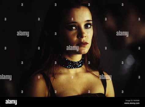 Queen Of The Damned Actress 60 Photos Moonagedaydreamfilm