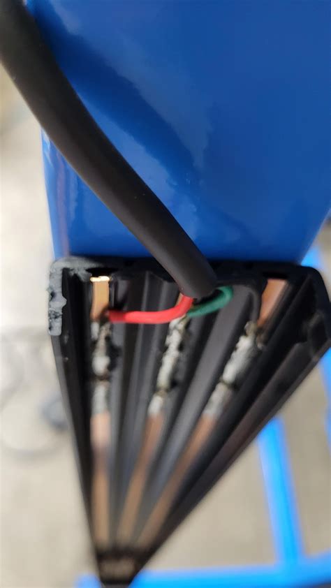 A Better Way To Attach A Copper Wire To A Rail R Electricalengineering