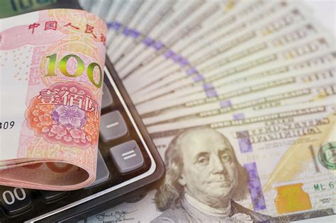 人民币即期汇率走弱逼近68，mlf利率意外下调影响几何金改实验室澎湃新闻 The Paper