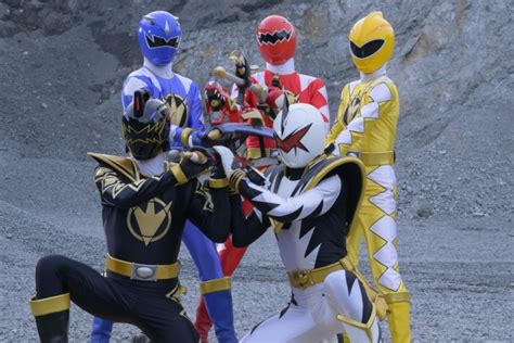 大友花恋、フィッシャーズが参戦！ Vシネクスト『爆竜戦隊アバレンジャー20th 許されざるアバレ』本予告解禁 ／2023年6月15日 写真
