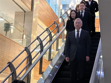 정의선 현대차그룹 회장 아내와 함께 故 조석래 효성 명예회장 조문 아주경제