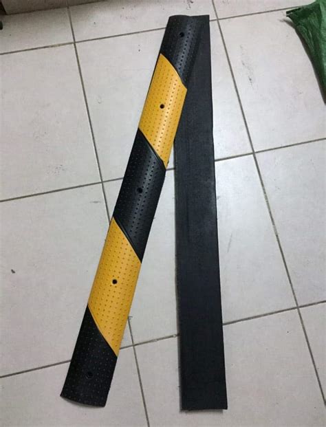 Gờ Giảm Tốc Cao Su Dài 100cm Cao 2cm Rộng 10cm Dụng Cụ Ngoài Trời