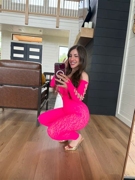 Julissa Gonzalez Added A New Photo Julissa Gonzalez