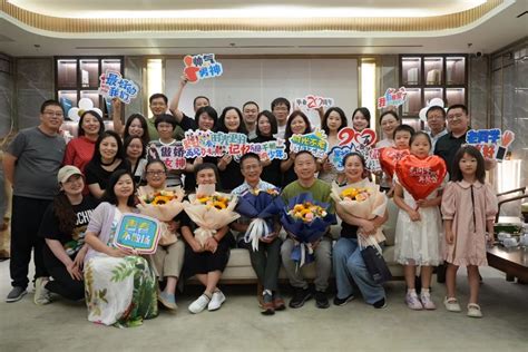 佑启乡邦师恩传承，振导社会责任担当 ——99级英语专业毕业20周年同学会共话中国式现代化的外语使命 重庆大学外国语学院