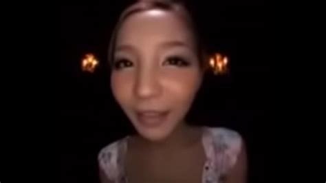 Chica Guapa Belokis En Una Placa De Vidrio Xvideos Com