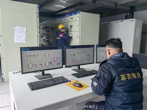 十一国庆期间捌千错盐湖提锂项目工人在气温零下的恶劣天气下坚守岗位铆足干劲抓生 财富号 东方财富网