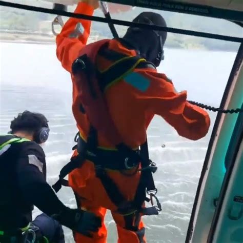 수난사고 인명구조 헬기 드랍 영상 경남소방본부 119특수구조단 항공구조구급대 헬리콥터슈트 헬리콥터구조사슈트 회전익항공대 바이킹항공슈트 개인보호장비 Youtube