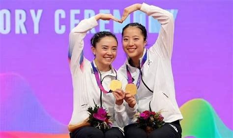 韩国女乒一姐申裕斌领奖时调皮动作萌翻观众 林钟勋 孙颖莎 王楚钦