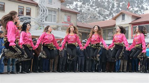 Horon Nedir Horon Nasıl Oynanır Dance Culture Academic Dress