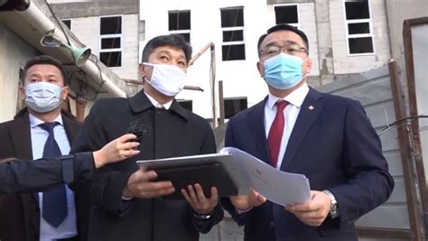 Хотын дарга Д Сумъяабазар ХУД т барьж буй хотхонуудтай танилцаж холбогдох албадуудад үүрэг өглөө