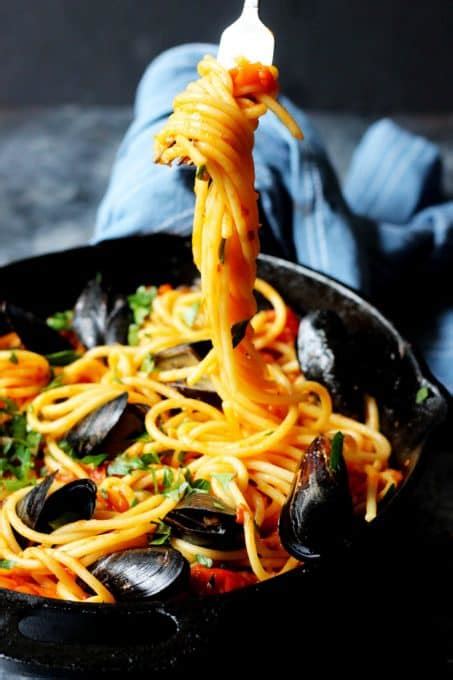 Pasta With Mussels In Spicy Tomato Sauce Eating European