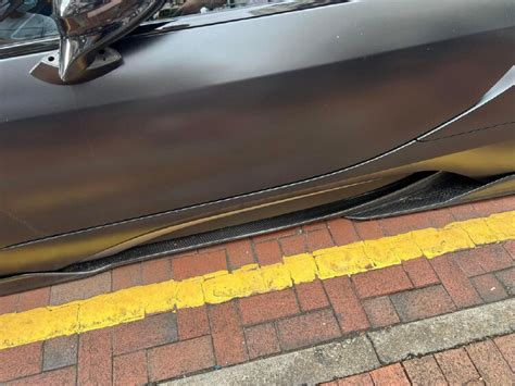 鸭寮街女与南亚汉冲突持「刀状物」 警按枪喝止：「你做咩事！」 女子「腾鸡」反应惹热议｜juicy叮 Nestia