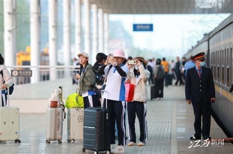 井冈山站迎来2024年首趟红色研学旅游专列凤凰网江西凤凰网