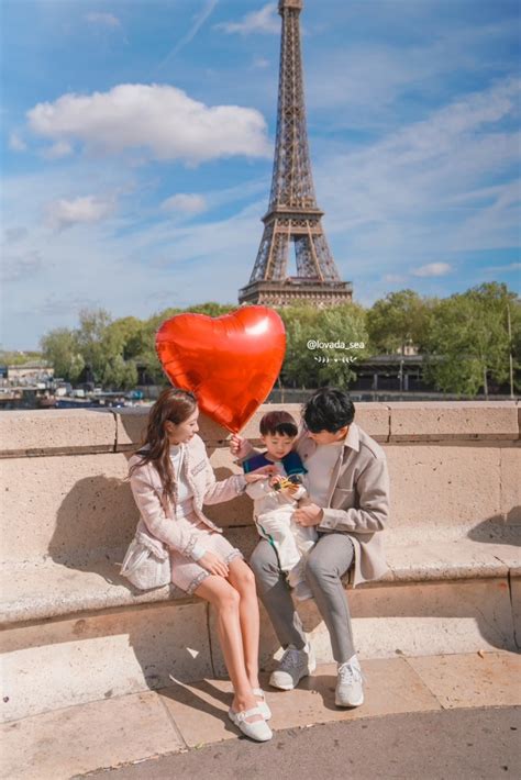 프랑스 파리 스냅 에펠탑에서 아기 1000일 기념 가족사진 촬영 By 메르시스냅 ♥︎ 네이버 블로그