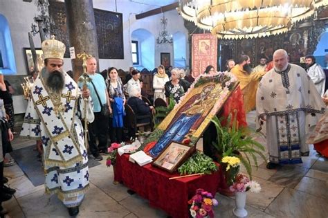 Курбан за здраве и света литургия отслужиха в Берковица по повод празника на града снимки