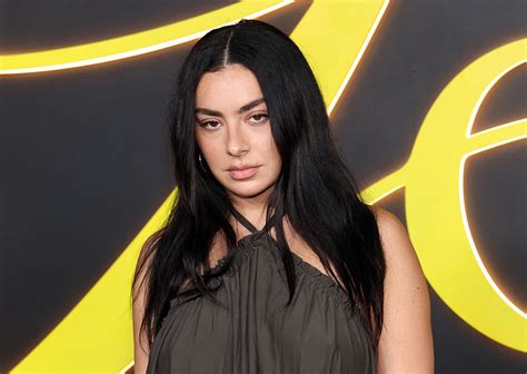 A Nova Sonoridade Que Charli Xcx Terá No Próximo álbum Rolling Stone