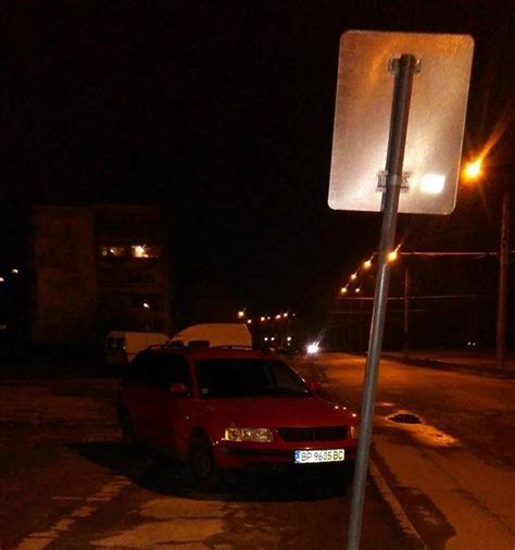 Поредният нагъл шофьор паркира на тротоар във Враца