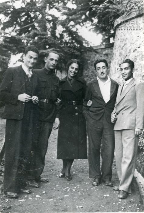 Iverieli ლადო ასათიანი და ანიკო ვაჩნაძე მეგობრებთან ერთად