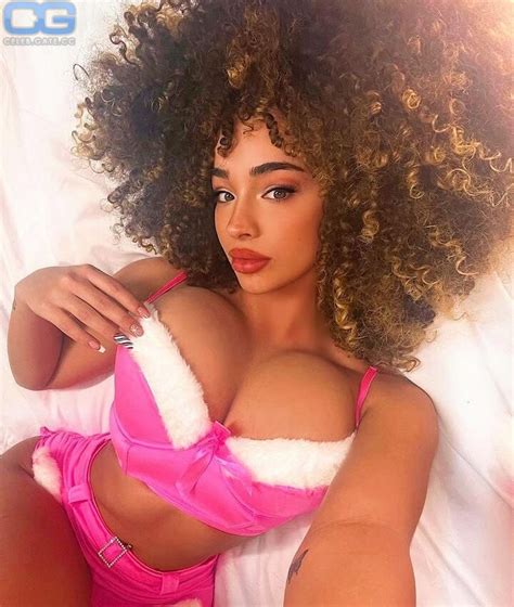 Dana Curly Nackt Nacktbilder Playboy Nacktfotos Fakes Oben Ohne