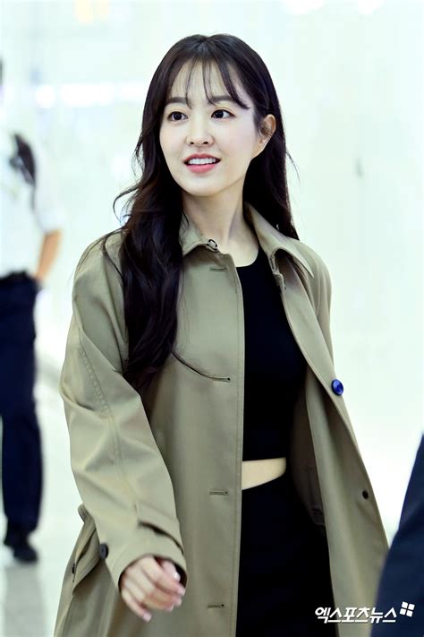 뽀블리 박보영 트렌치로 완성한 가을 여인의 향기[엑s Hd화보] 나무뉴스