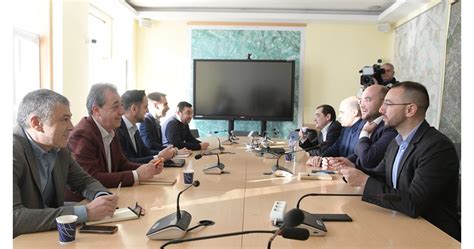 Тройна ротация в София Лилков първи Бонев последен но май изпада ако се разберат с ГЕРБ Обзор