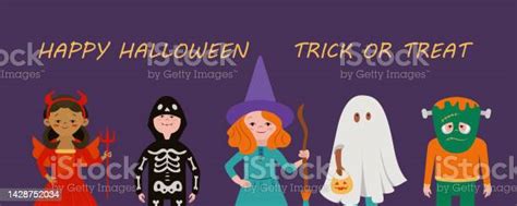 할로윈 의상을 입은 아이들 재미 있고 귀여운 카니발 키즈 세트 어두운 배경에 고립된 벡터 일러스트 레이 션 개체 그룹에 대한 스톡 벡터 아트 및 기타 이미지 Istock