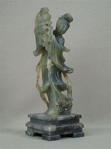 Скульптура «Гуаньинь мыльный камень резьба Китай Xx век высота 18 7см — Антикварная лавка