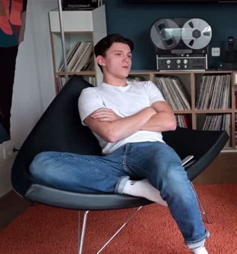 Tom Holland Seamlessly Changing From An English To Tumbex