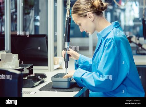 Process Assembling Hi Res Stock Photography And Images Alamy