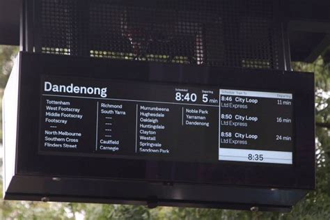 Dandenong Train On The Pids At Sunshine Station Wongms Rail Gallery