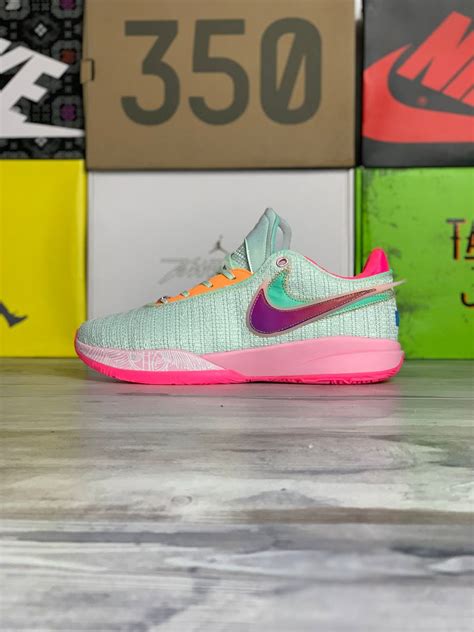 Купить в Москве баскетбольные кроссовки Nike Lebron 20 Time Machine в ...