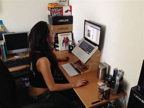 Wood Laptop Stand for Desktop With Fans and Stuff Стол для ноутбука Рабочий стол для ноутбука