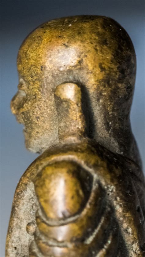 วิธีดูรูปหล่อโบราณหลวงพ่อเงิน วัดบางคลาน พิมพ์นิยม A และธรรมชาติเนื้อ