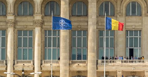 У НАТО відреагували на падіння уламків російського дрона у Румунії