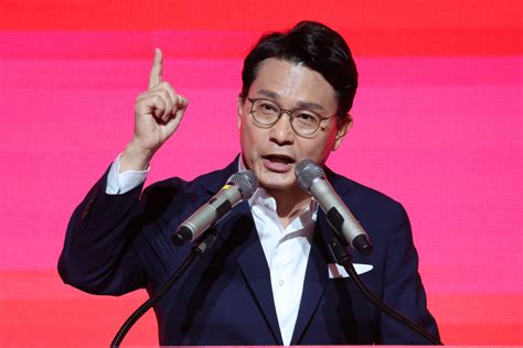 “尹 비상계엄은 통치행위” 주장하더니윤상현 ‘의원직 제명 청원 동의 7만명 넘었다