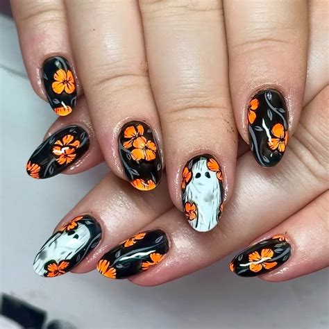 Get Spooky 21 Orange And Black Halloween Nail Ideas