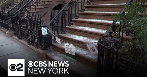 Gate To Be Added To Sex And The City Stoop In Nycs Greenwich Village Cbs New York