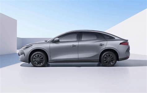 比亚迪e7纯电中型车上市，售10 38万起，续航可达520公里 搜狐汽车 搜狐网