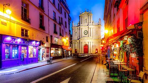 Marais Neighborhood Paris