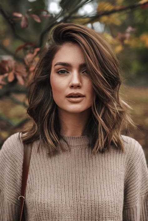 19 Stunning Shoulder Length Fall Hair 2024 Styles Featuring Color
