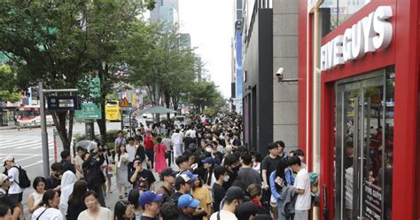 파이브가이즈버거 10만원에 팔아요…중고거래 등장