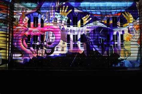 Със светлинно шоу София отбеляза Деня на Европа Видео снимки