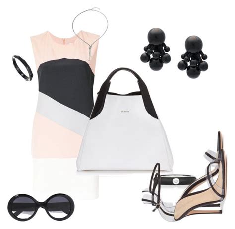 Fashionable Head To Toe Outfit