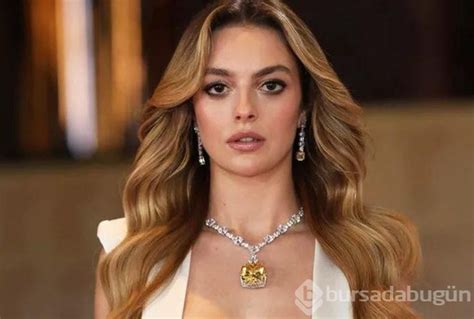 Güzel oyuncu Melis Sezen dekolteli elbisesiyle olay oldu Foto Galerisi Bursadabugun com