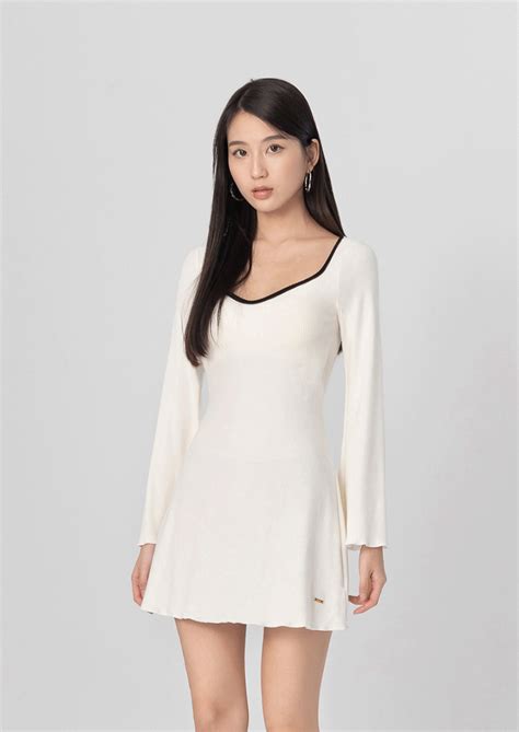 Hue 甜姊系桃心領針織洋裝 Check2check 機能服飾、c2c雨衣，首選品牌