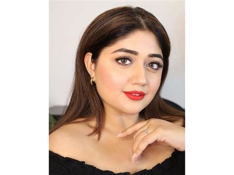 Best Quick To Apply Simple Makeup For Dinner Out